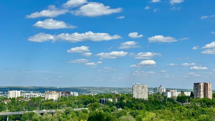 Testemițanu Retreat – Walk To Mall, Park & More - Moldova