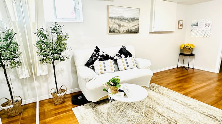 Entire Basement Suite On Hamilton Mountain - Hamilton, ON, Canada