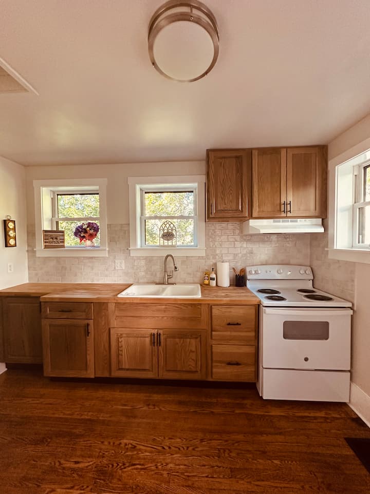 Cozy Modern Farmhouse - Butler, PA