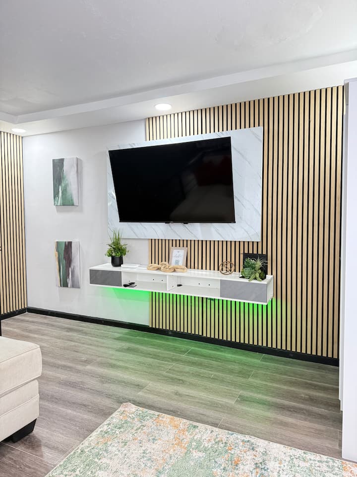 The Courtyard | Modern Luxury 1br W/ Patio - Montego Bay