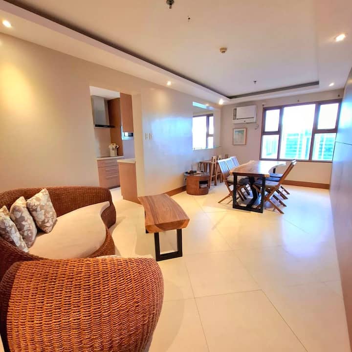 Stayluxia King 4br3ba Balcony Bayview Pool Netflix - Manila