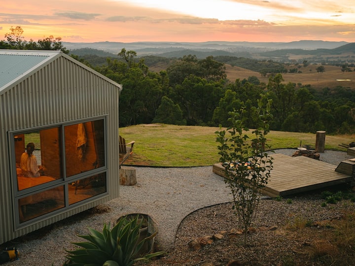 Secluded Cabin - Outdoor Bath, Firepit & Views - Mudgee