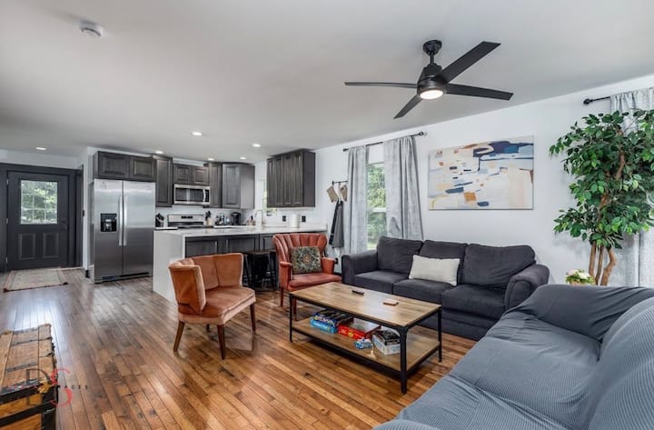Mins To Beautiful Downtown Ottawa 4 Bd 3 Ba - Ottawa, IL