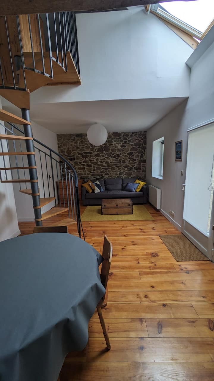 Gîte Dans Une Longère En Pierre - Lannilis