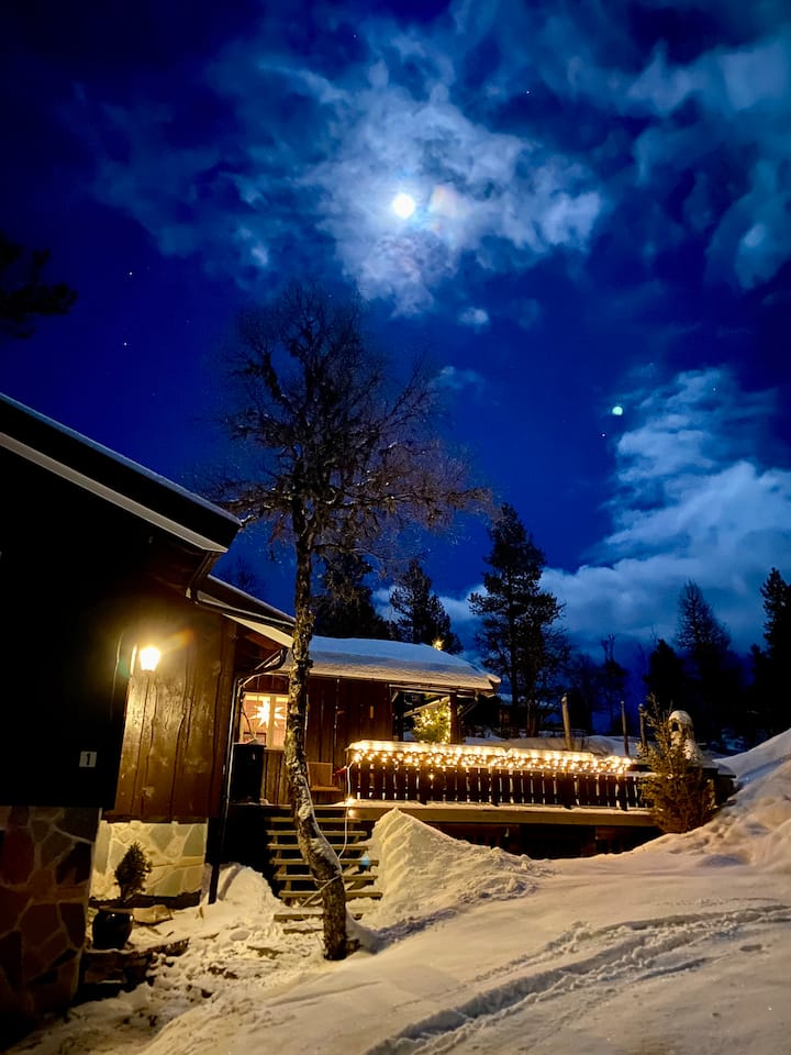 Usjenert, Solrik Hytte - Norway