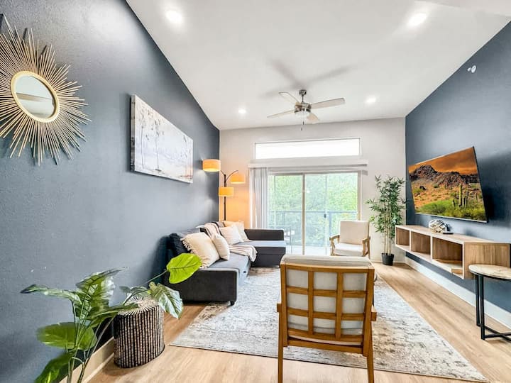 Luxury 3bd | Deep Ellum | Parking | Pool+gym - Dallas, TX