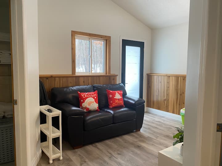 Charcoal Tree House: Luxe Deck, Stargaze, Theatre - Bracebridge