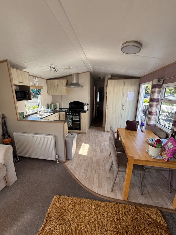 Koda’s Retreat Holiday Caravan Shorefield Park - Lymington