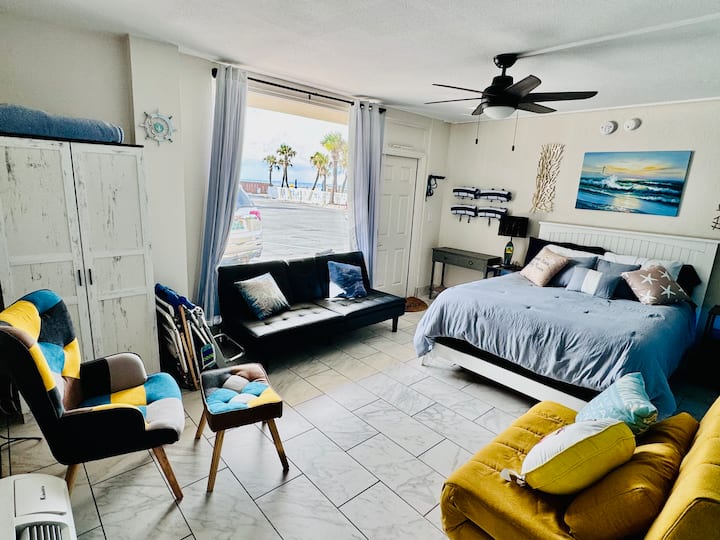 Sweet Retreat By The Sea - Daytona Beach, FL