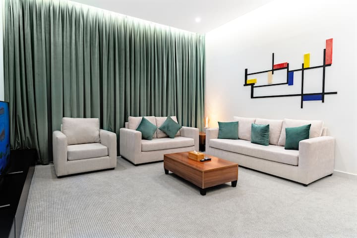 Luxurious & Peaceful ( دخول ذاتي ) F4 - Riyadh
