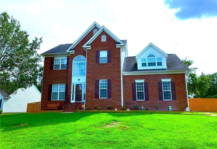 Spacious 3-bedroom Family Home - Midland, NC