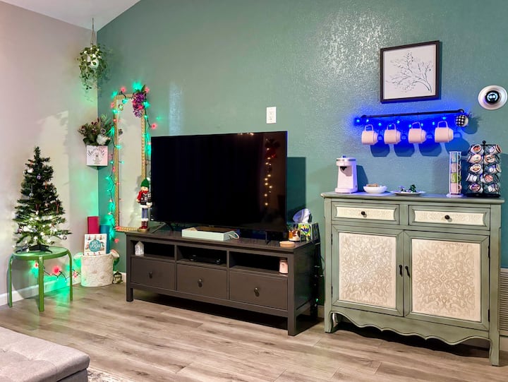 Winter-cozy 2br Mesa Retreat | Pet Friendly - Mesa, AZ