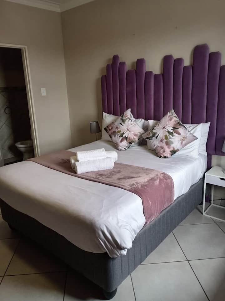 2 Bed Apartment With Backup Power - Alberton