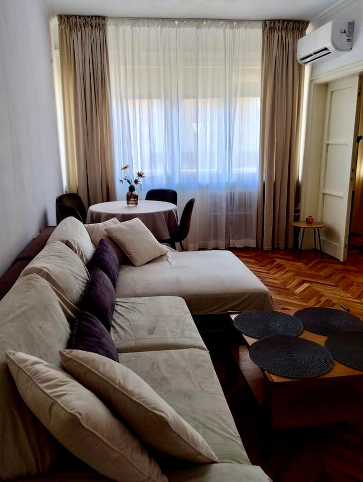 Classic 2 Bedroom - Cathedral - Bourgas