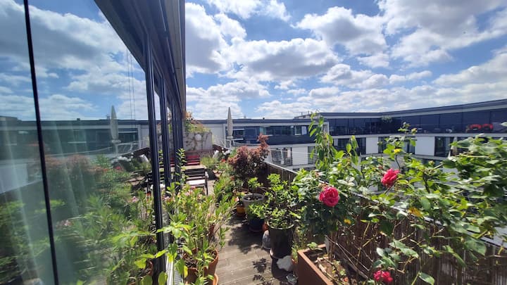 Beautiful, Sunny Rooftop Apt, 120sqm, 2 Balconies - Berlin