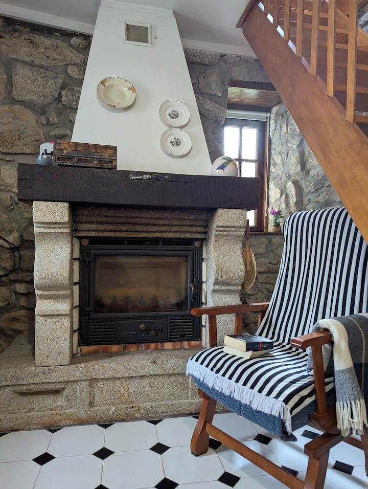 Casa Maria: Jardim E O Conforto De Uma Lareira - Caminha