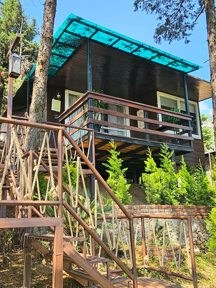 The Pelican - Cottage With Private Indoor Jacuzzi - Mussoorie