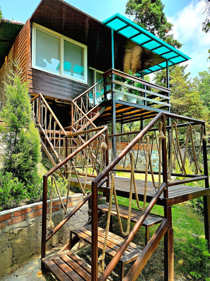The Flamingo - Treehouse With Ensuite Jacuzzi - Mussoorie