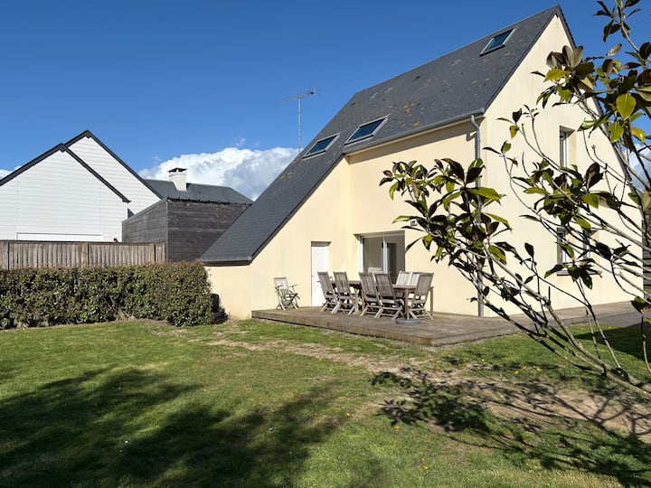 Gîte Très Familial
Plage à 600m
9 à 14 Pers - Agon-Coutainville