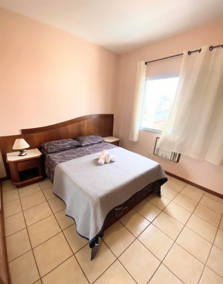 óTimo Apto A 200 Metros Da Praia De Canasvieiras. - Florianópolis