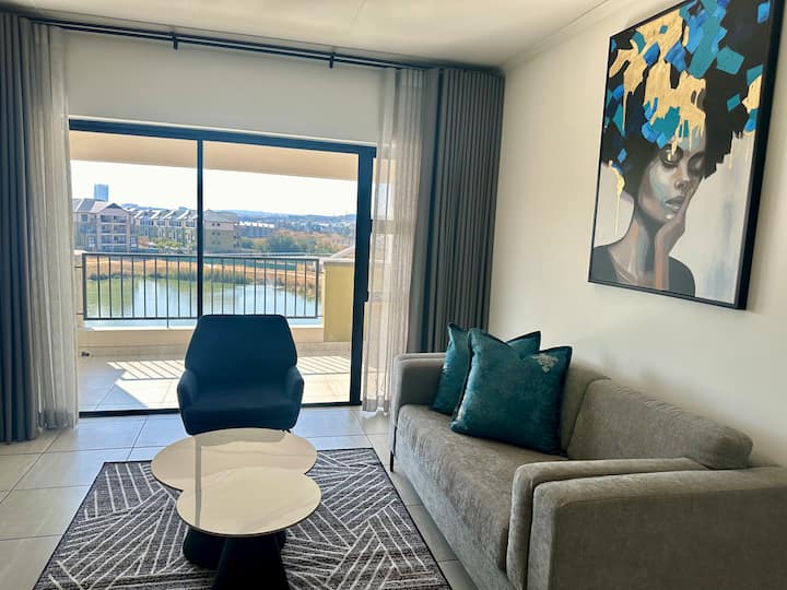 Lake Views | 1-bed In Waterfall, Midrand - Midrand