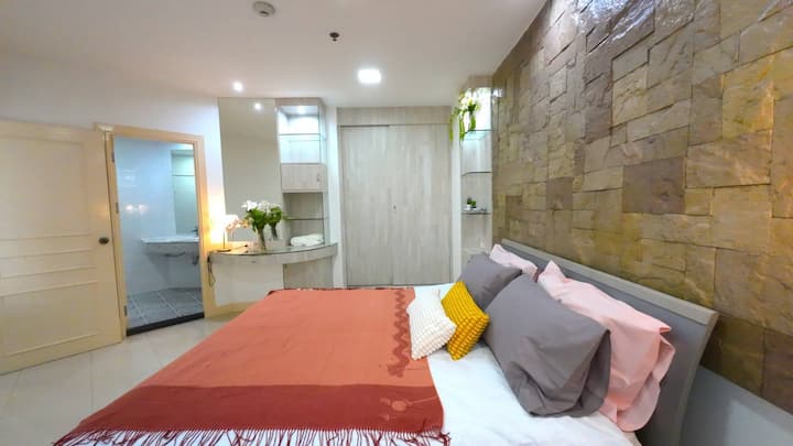 Bkk-friendly Host-lgbtq Siam - Bangkok