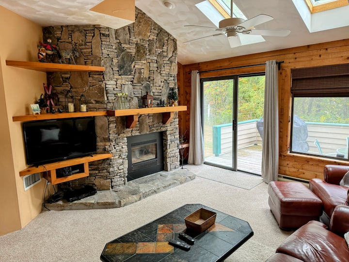 7 Springs Slopeside Condo - Seven Springs, PA