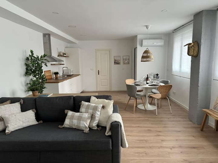 Urban Chic & Spacious Flat 5min Metro - Madrid