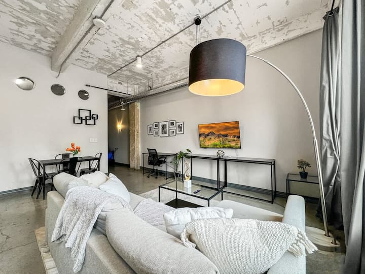 Elegant 1bd | Dt Dallas | Sleeps 4 | Valetparking - Cedar Crest - Dallas