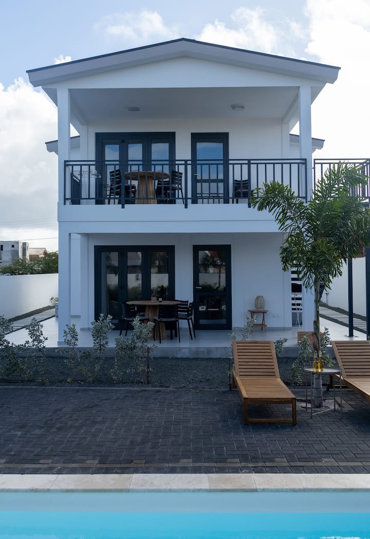 3br App Met Ruime Balkon, Zwembad & Tropische Tuin - Curaçao