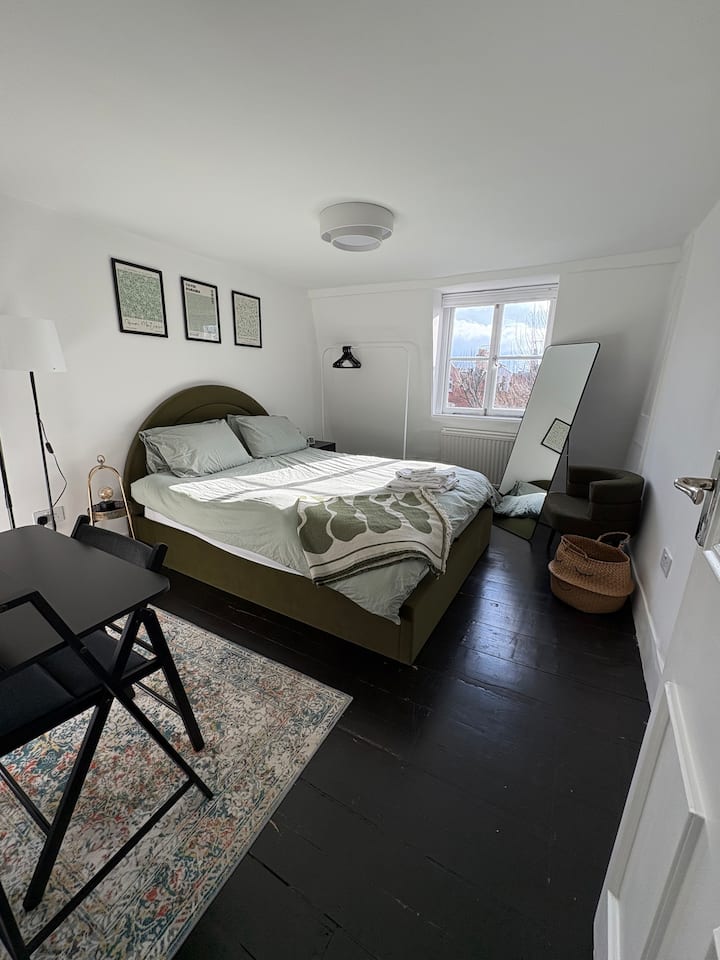 Spacious West London Room - Central London