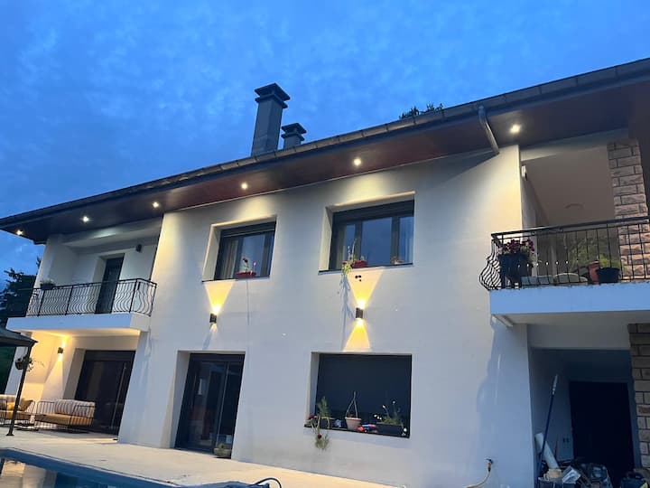 Villa Familiale Avec Piscine - Lac du Bourget