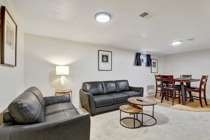 Modern Retreat: Min From Downtown And Mountains - Thornton, CO