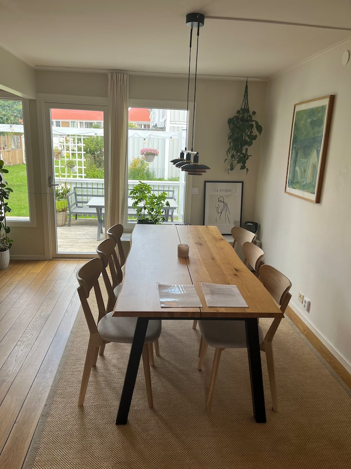 Trevligt Radhus Med 4 Sovrum, 30 Min Från Göteborg - Göteborg