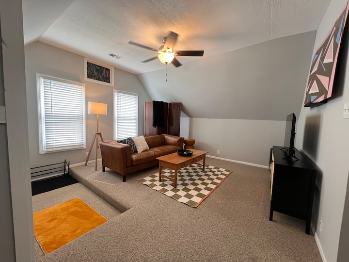 Updated, One Bedroom, Quiet And Relaxing! - Milwaukee