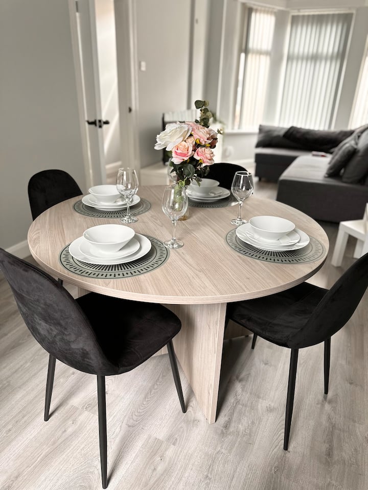 Phin House, 3 Bedroom, East Belfast - Belfast