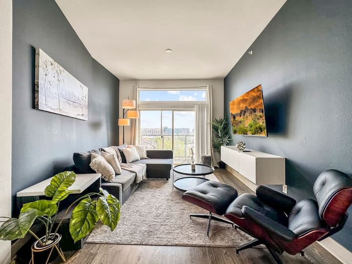 Luxury 2bd | Deep Ellum | Free Parking | Pool+gym - Dallas, TX