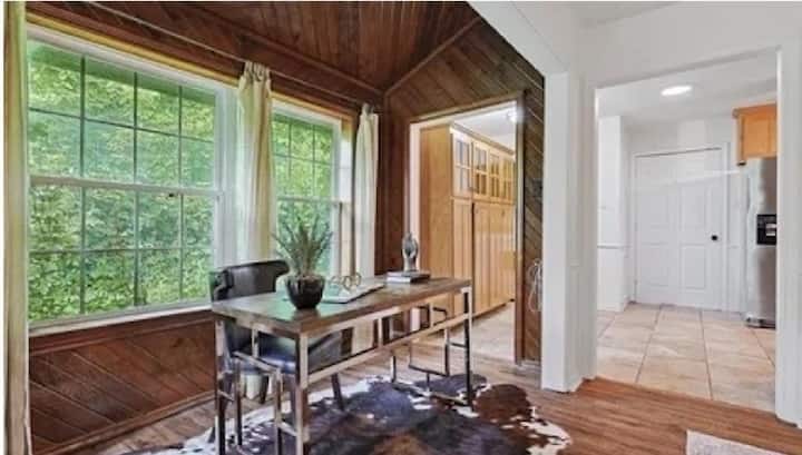 Newly Renovated Home, Pets Ok - Lancaster, TX