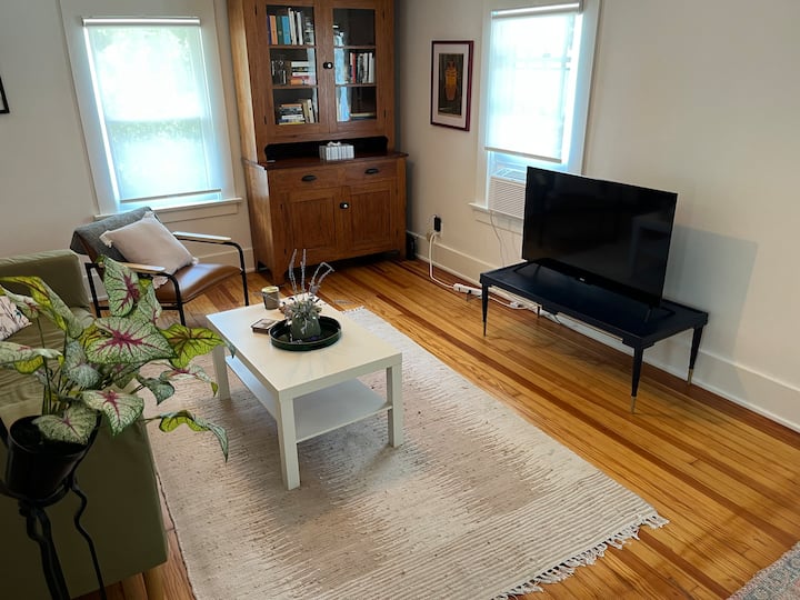 Cozy Spot! Upper Unit 2bd/1ba !  ! Washer&dryer! - New Haven, IN