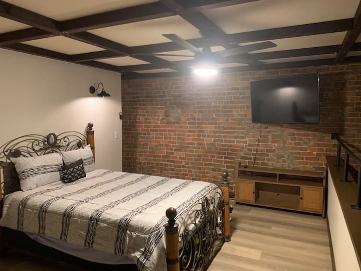 The Library # 4. 2 Bedroom 1& 1/2 Bath - Cherokee Casino and Hotel Roland