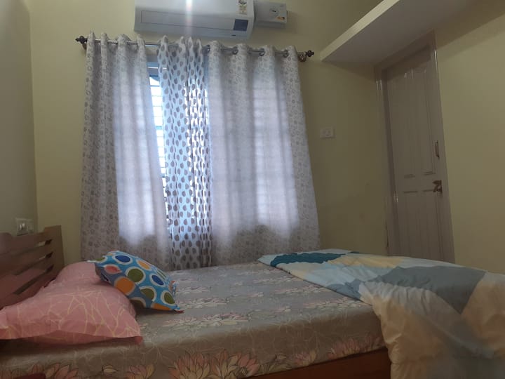 Park View, 4bhk(gf 2bhk+ff 2bhk),ac, City Centre . - Mysore