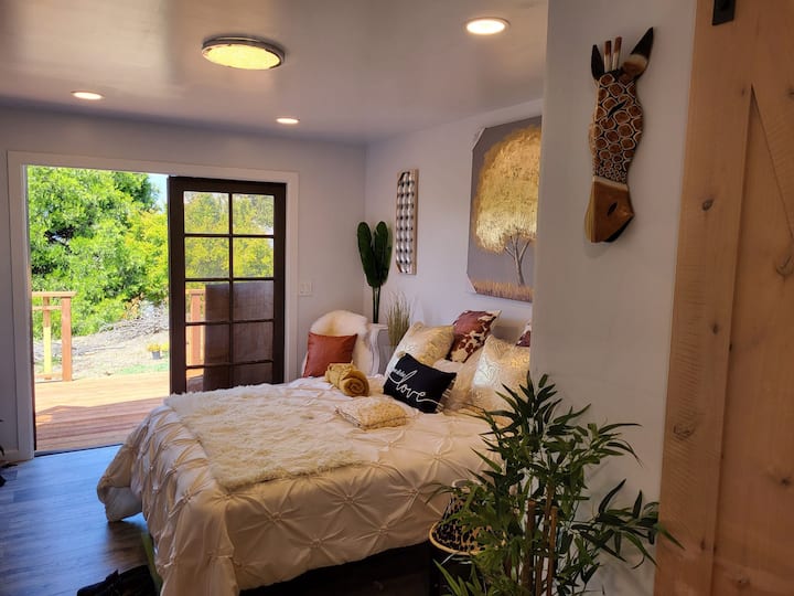 Lovely Tiny Home W Bay Views On Country Estate - Hayward, CA