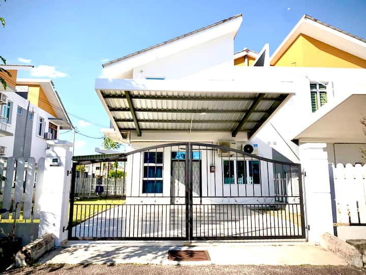 Fary Inn (Muslim Only) - Alor Gajah
