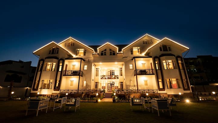 Walisons Homestay, Spirea | Modern 1bhk - Srinagar