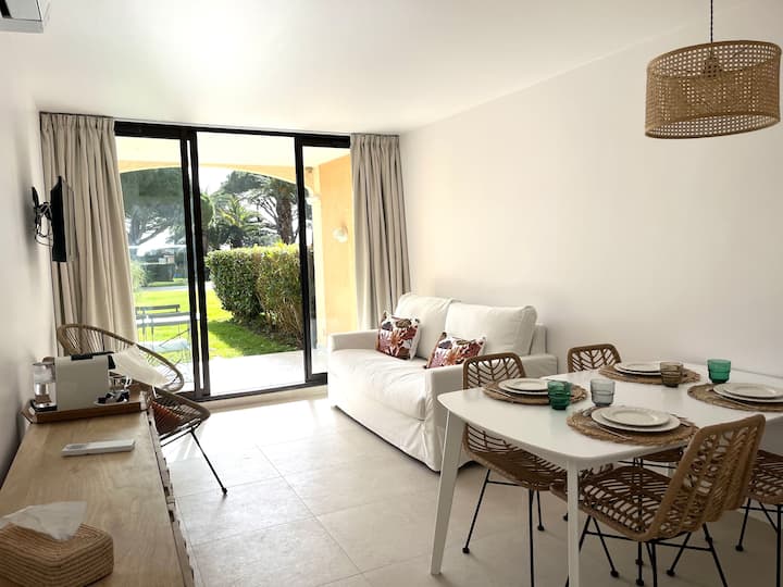 Pieds Dans L’eau T2+coin Cabine - Plage de Pramousquier