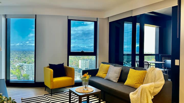 Luxury Sky One 2br | Views, Pool, Gym & Box Hill - Box Hill