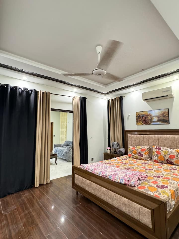 Big Luxury House 5br Wid Kitchen Independent Villa - Karachi