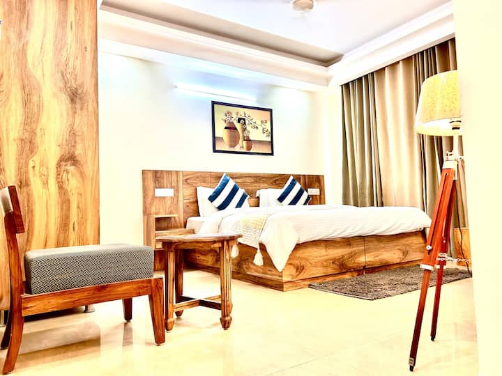 Radiant @ Studio Apartment On Golf Course Road - 구르가온