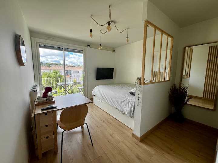 Nid Douillet Avec Balcon Et Parking - Toulouse