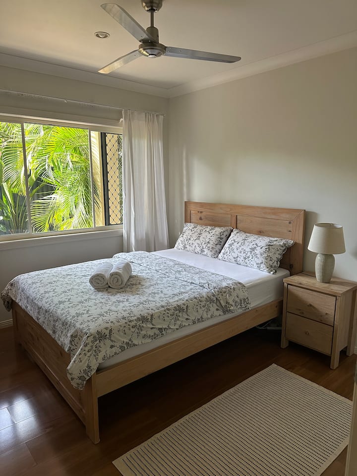 Private 2 Bedrooms & Bathroom At Palm Beach - Coolangatta